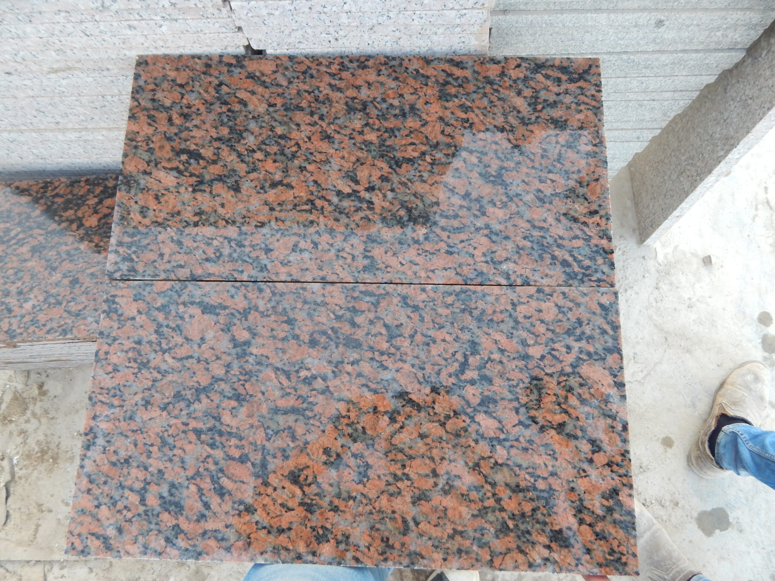 Polished Granite Finish - La Mark Stone