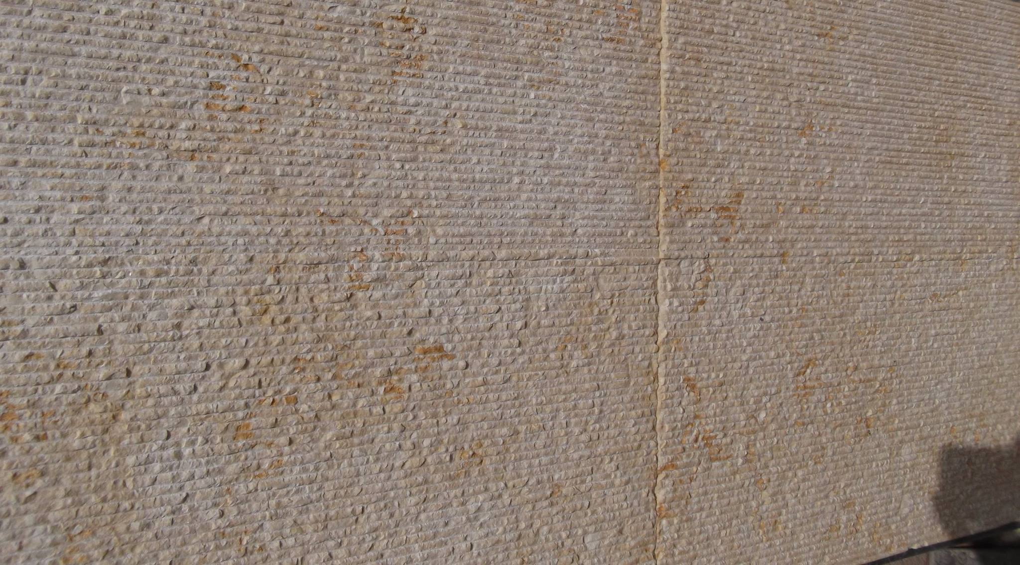 Grooved Finish - La Mark Stone